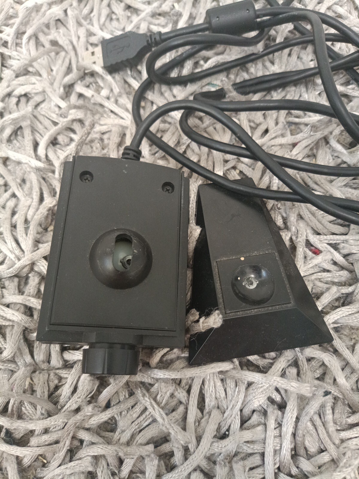 PS2 EyeToy-Kamera mit 2 Spielen. Eyetoy Play 1+2 + Leerhülle Eyetoy ...