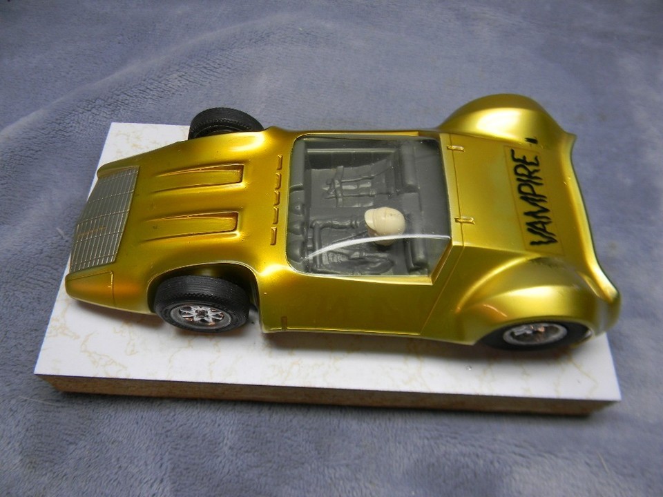 1/24 SCALE 1966 VINTAGE ORIGINAL MONOGRAM VAMPIRE METALLIC GOLD THINGIE ...