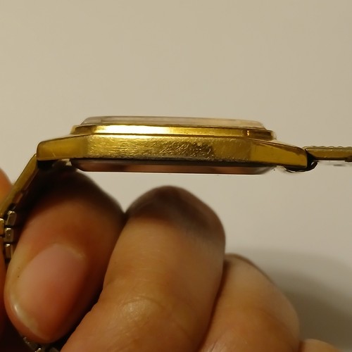 Vtg Lorus Unisex Gold Tone Stainless Steel Date Indicator Quartz Watch ...