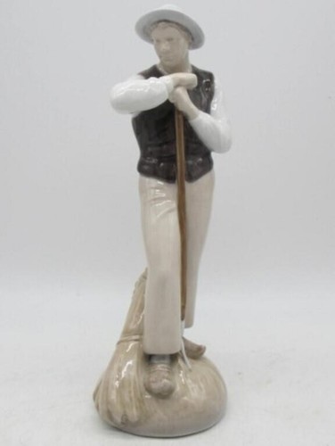 Bing and Grondahl B & G Danish HARVESTER Farmer Figurine #2049 AXEL ...