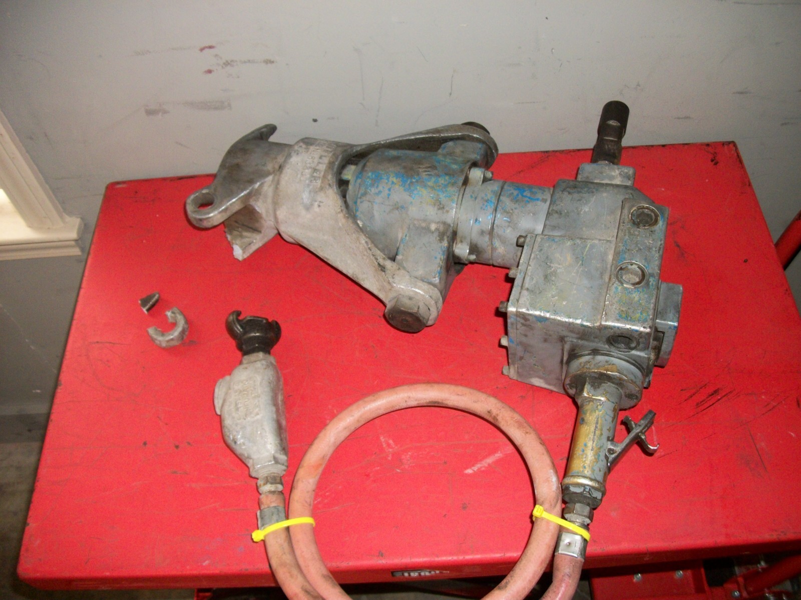 INGERSOLL RAND MUELLER AIR POWER OPERATOR DRIVE UNIT FOR TAP TAPPING ...