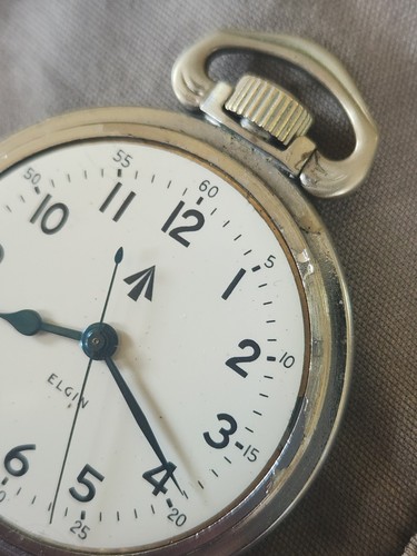 1943 Elgin Grade 581 WW2 English Broad Arrow Crows Foot Military Pocket ...