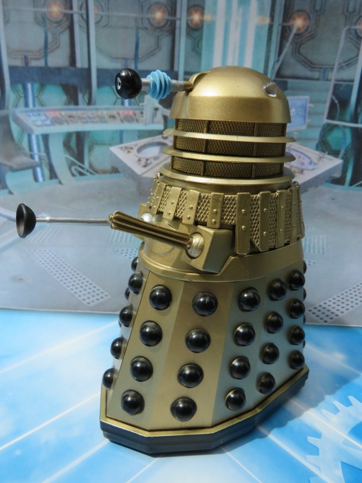 DOCTOR WHO FIGURE * SUPREME DALEK* HISTORY OF THE DALEKS 7 * GOLD DALEK ...