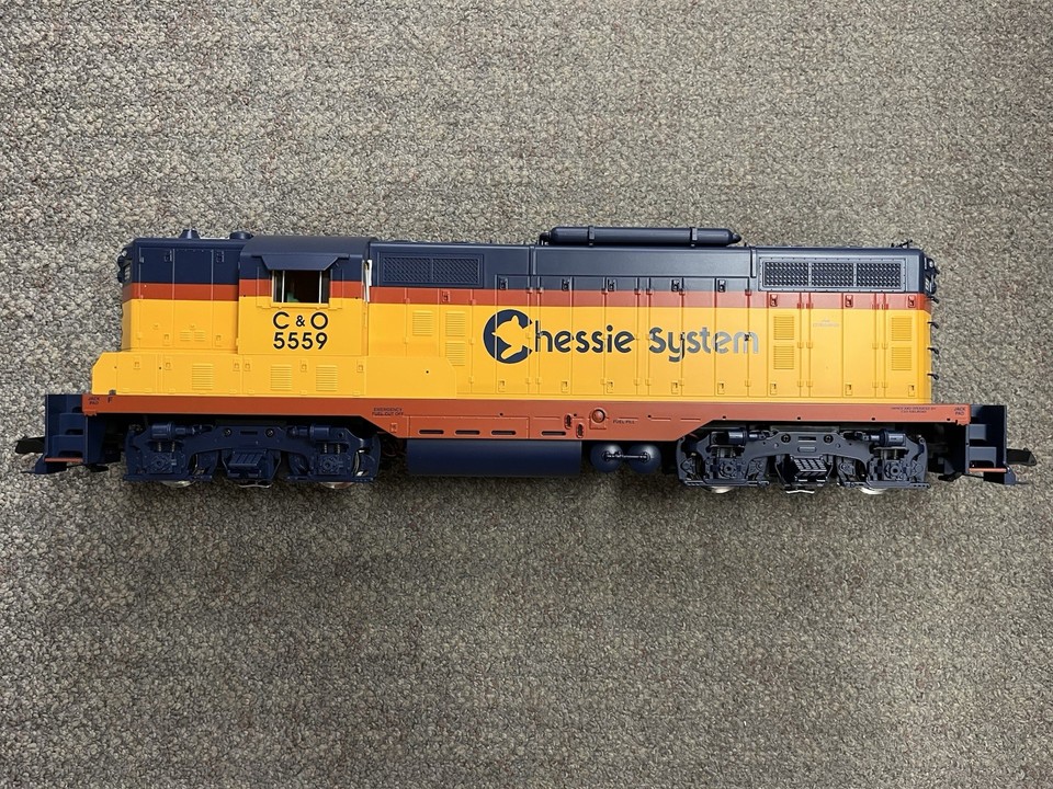 + USA Trains G Scale R22105 Chessie #5559 GP7 Diesel Locomotive NIB | eBay