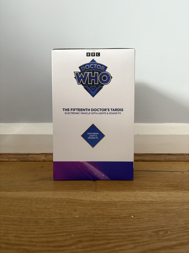 Doctor Who Figure FIFTEENTH DOCTOR ELECTRONIC TARDIS (B&M Set) [2025 ...