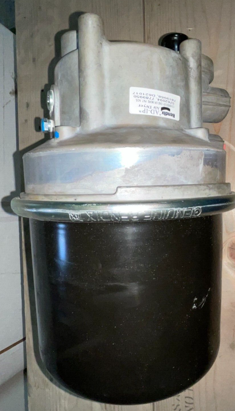 Genuine Bendix 24v Ad-ip Air Dryer 065613 W/ Mounting Hardware 109871 ...