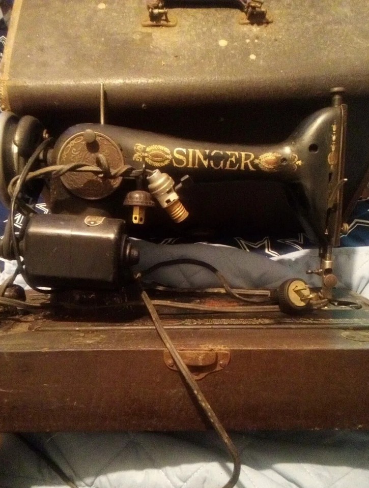 Vintage Singer Sewing Machine 66-1 Red-eye Series | eBay