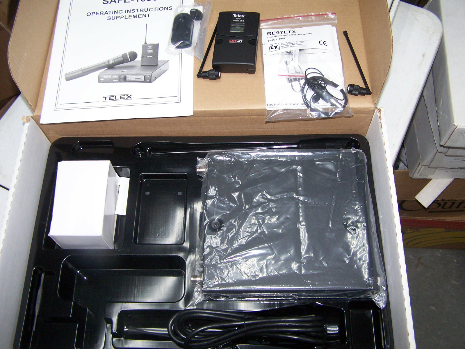 Telex EV SAFE 1000H/L Wireless microphone combo lapel RE97LTX&HANDHELD ...