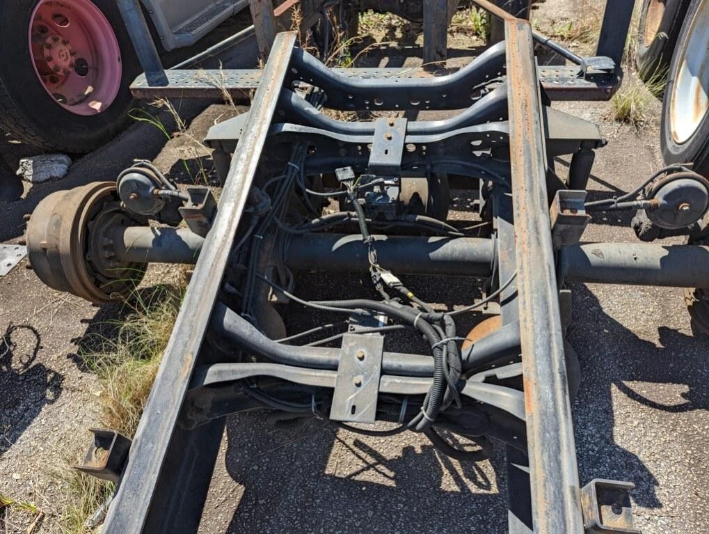 Hendrickson Air Lift Axle Model# MY12A-614TD7P Serial# HAUX59743 Tag ...