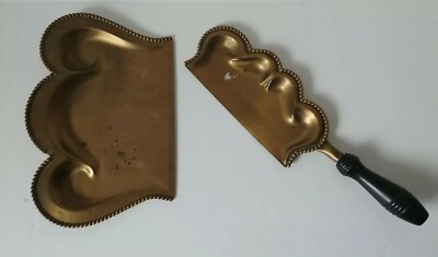 2 Matching Antique Vintage Pair Embossed Brass Crumb Dust Pans Butler ...