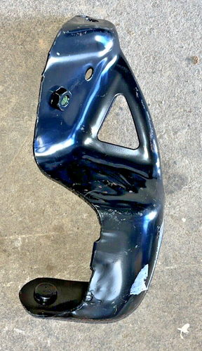 99-06 CHEVY SUBURBAN TAHOE FRONT RH PASSENGER SIDE BUMBER BRACKET GM ...