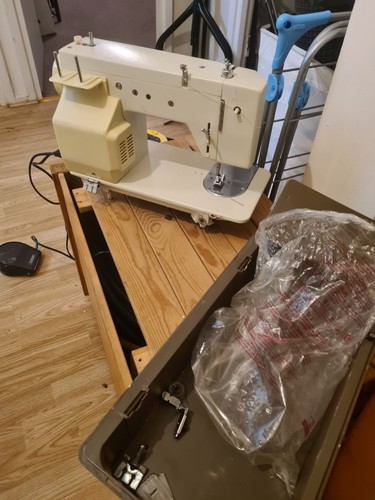 Singer Vintage Sewing Machine 5107 with Case And Foot Pedal | eBay UK