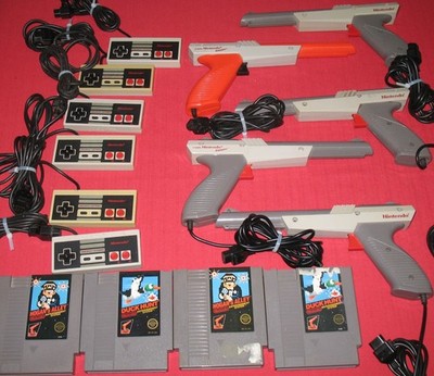 Nintendo NES 6 Original Controllers + 5 Guns + Hogan's Alley x2 + Duck ...