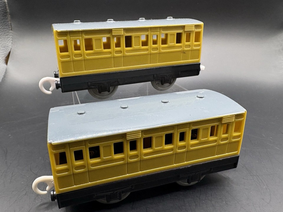 Trackmaster Thomas & Friends Dodge Cargo Coach Car Green 2 Trains! | eBay