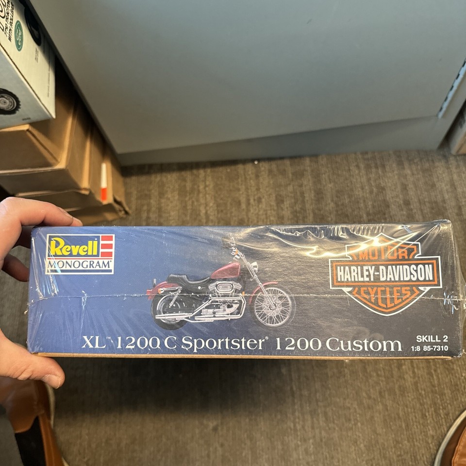 1997 REVELL HARLEY DAVIDSON SPORTSER 1200 CUSTOM MOTORCYCLE 1/8 MODEL ...
