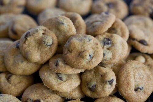 2 Packs Trader Joe's Crispy Crunchy Chocolate Chip Cookies 18 oz Each ...