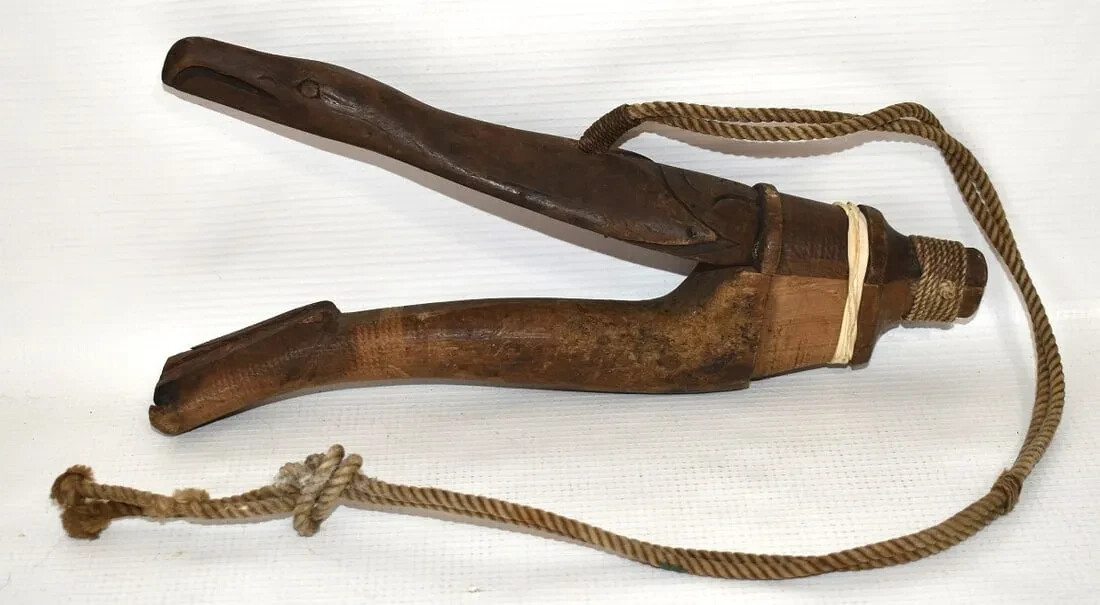 19TH C. NORTHWEST COAST HALIBUT HOOK WITH RAVEN EFFIGY CARVINGS - AS ...