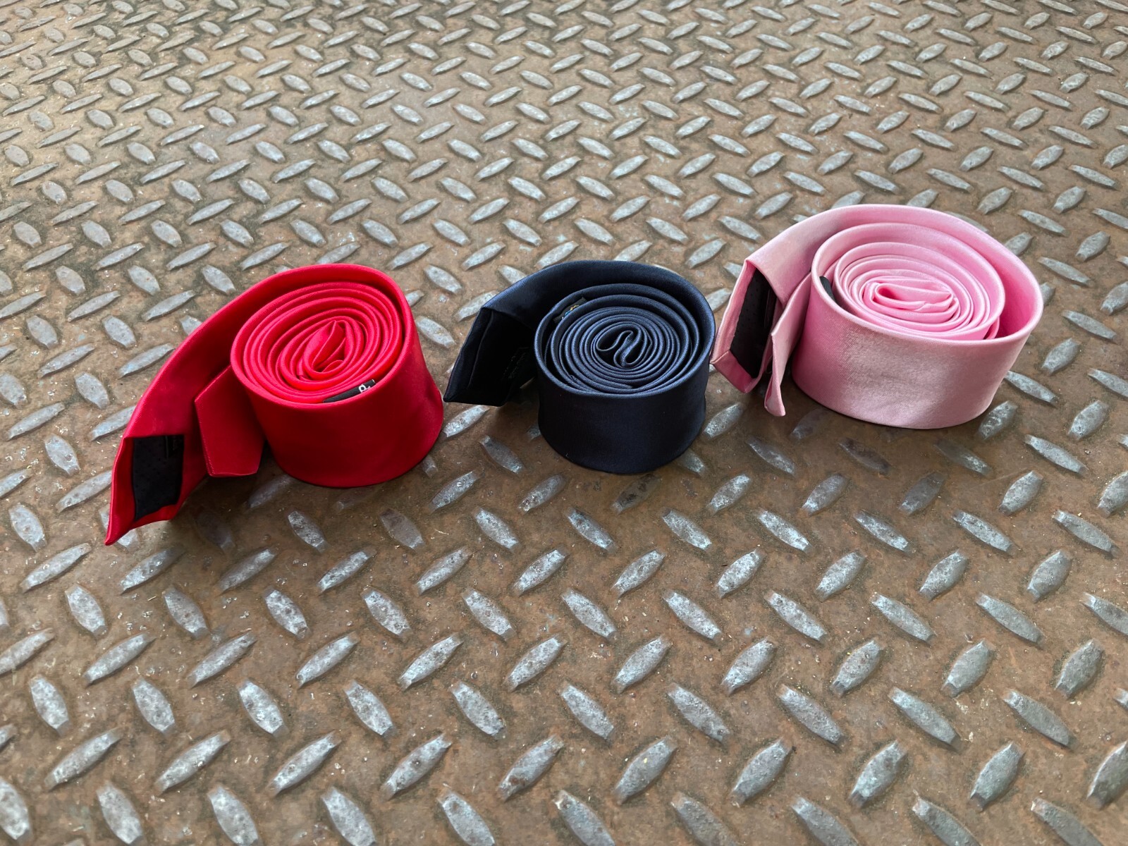 Lot of Ties Slim fit Necktie Fashion Men Tie Red, Navy Pink Lot of 3 ...