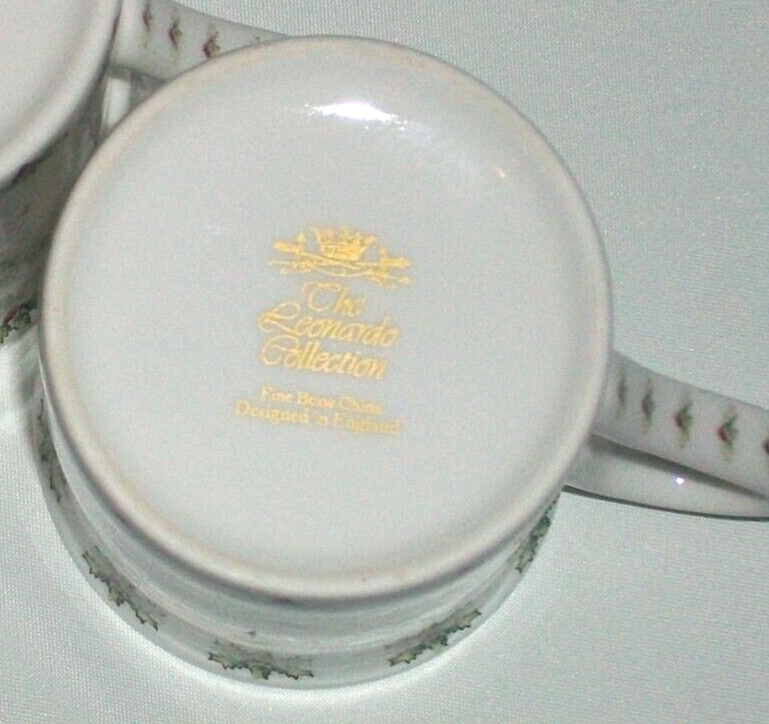 Leonardo Collection Set of 4 Festive Robin & Holly China Mugs in White ...