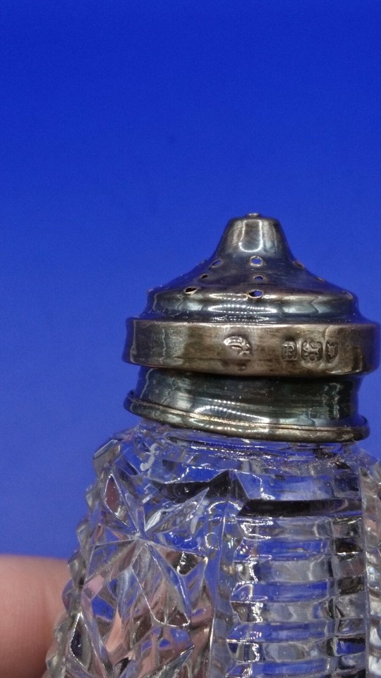 1910 Antique English Sterling Silver Salt & Pepper Potts. Free UK P&P ...