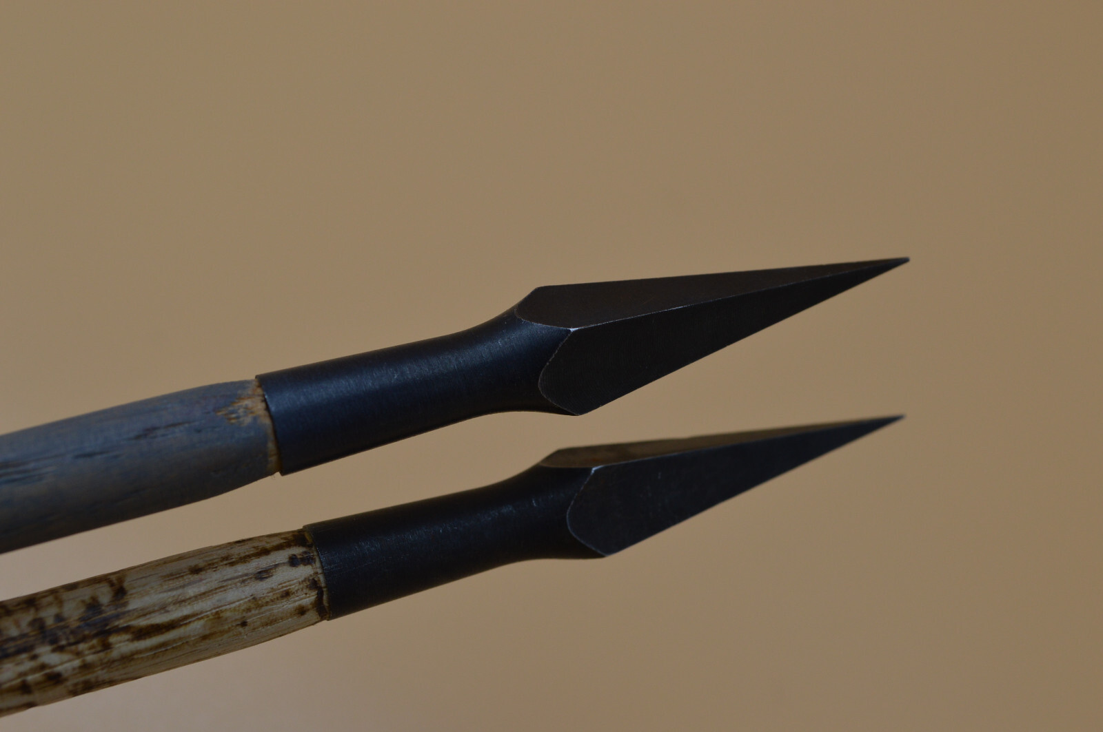 Handmade Arrows with Red Turkey Feathers & Medieval Steel Bodkin ...