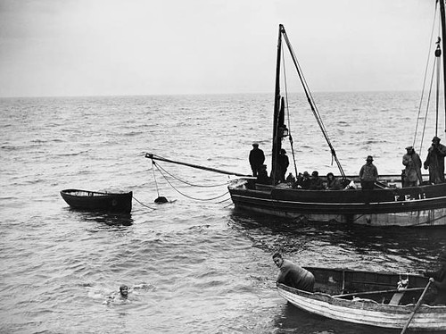 Swimmer 1St Uk Women To Swim English Channel Mercedes Gleitze 3 Old ...