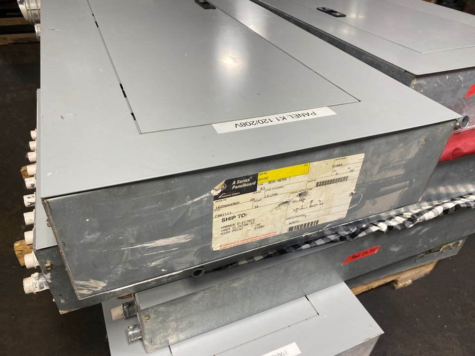 GE AQF3422MBX Panelboard 225 AMP 208Y/120V 3 Phase 4W 42 Circuit THQB ...