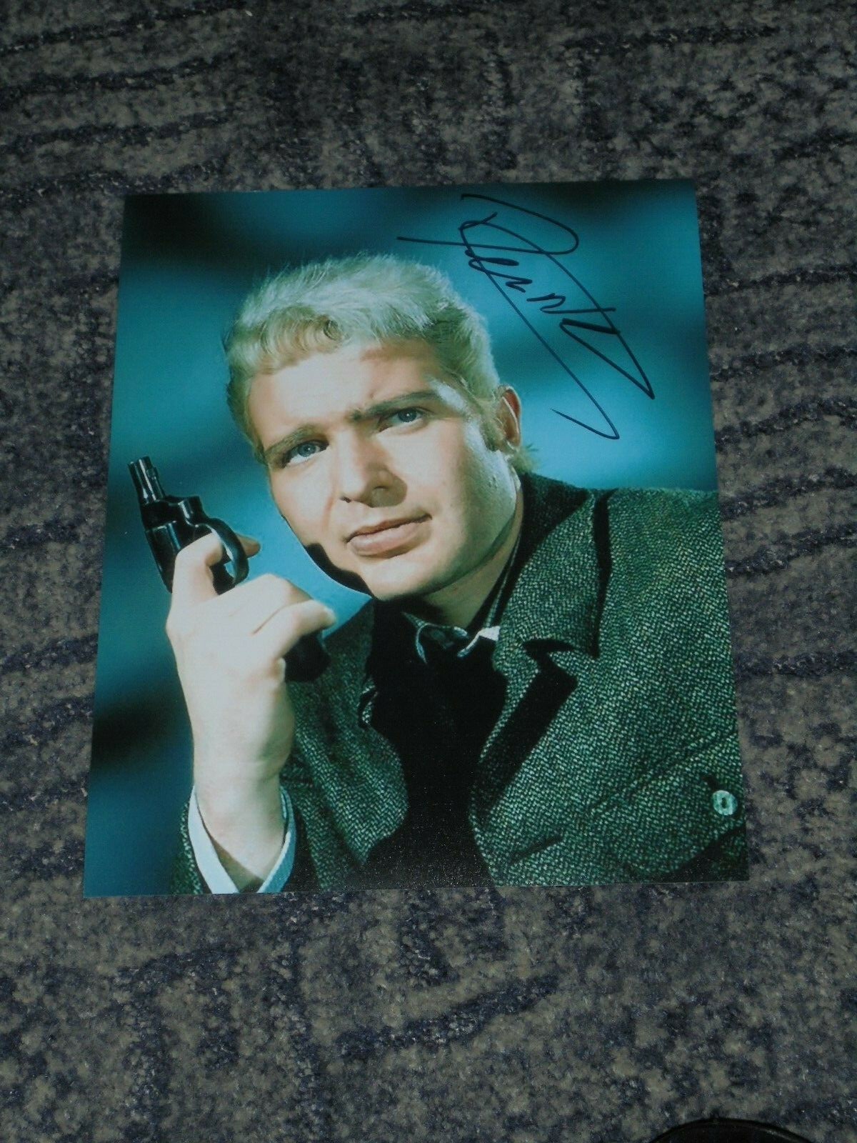 DERREN NESBITT- MAN IN A SUITCASE / WHERE EAGLES DARE - 10x8 PHOTO ...