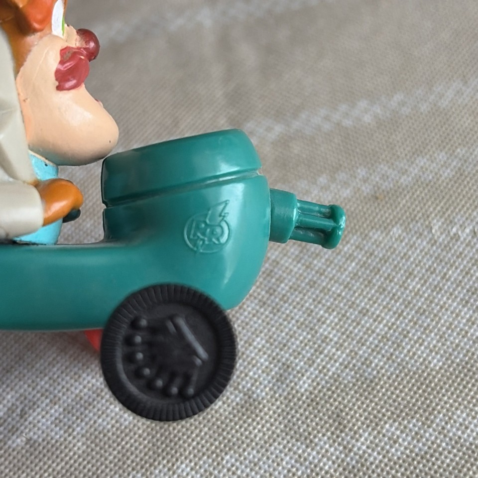 McDonald's 1989 CHIP 'n & DALE Rescue Rangers CHIPMUNK Disney Toy ...