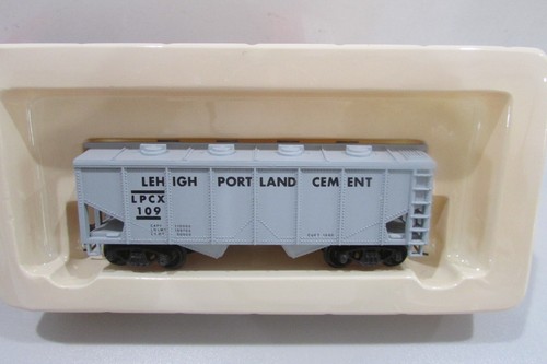 HO Scale Model Power 98081 36' 2Bay Covered Hopper Lehigh Portland ...