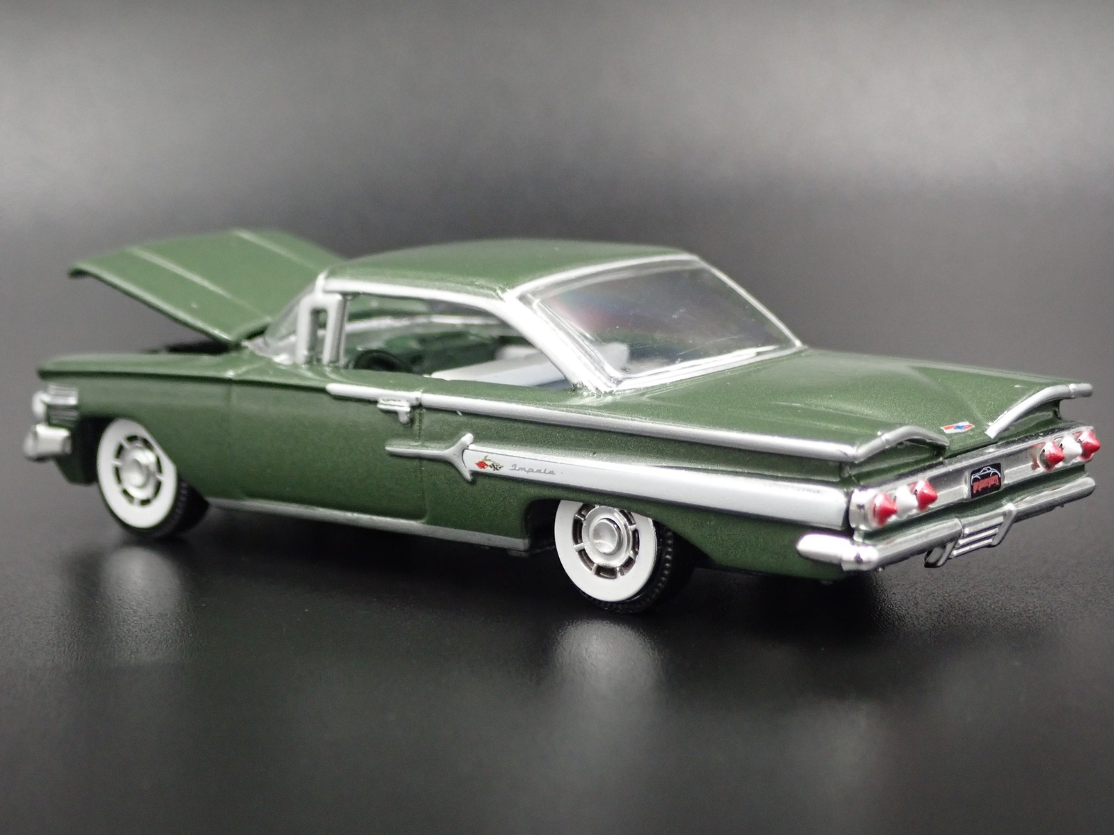 1960 60 CHEVY CHEVROLET IMPALA 1:64 SCALE COLLECTIBLE DIORAMA DIECAST ...