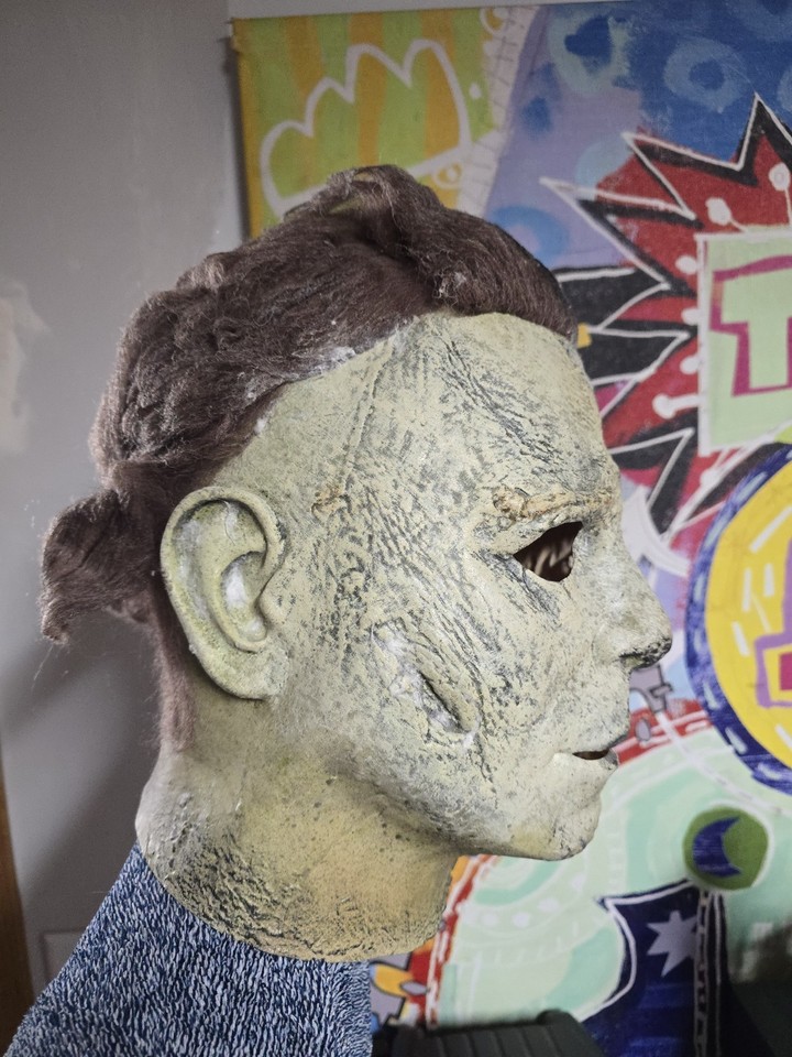 Michael Myers trick or treat studios ends mask tots halloween rob ...