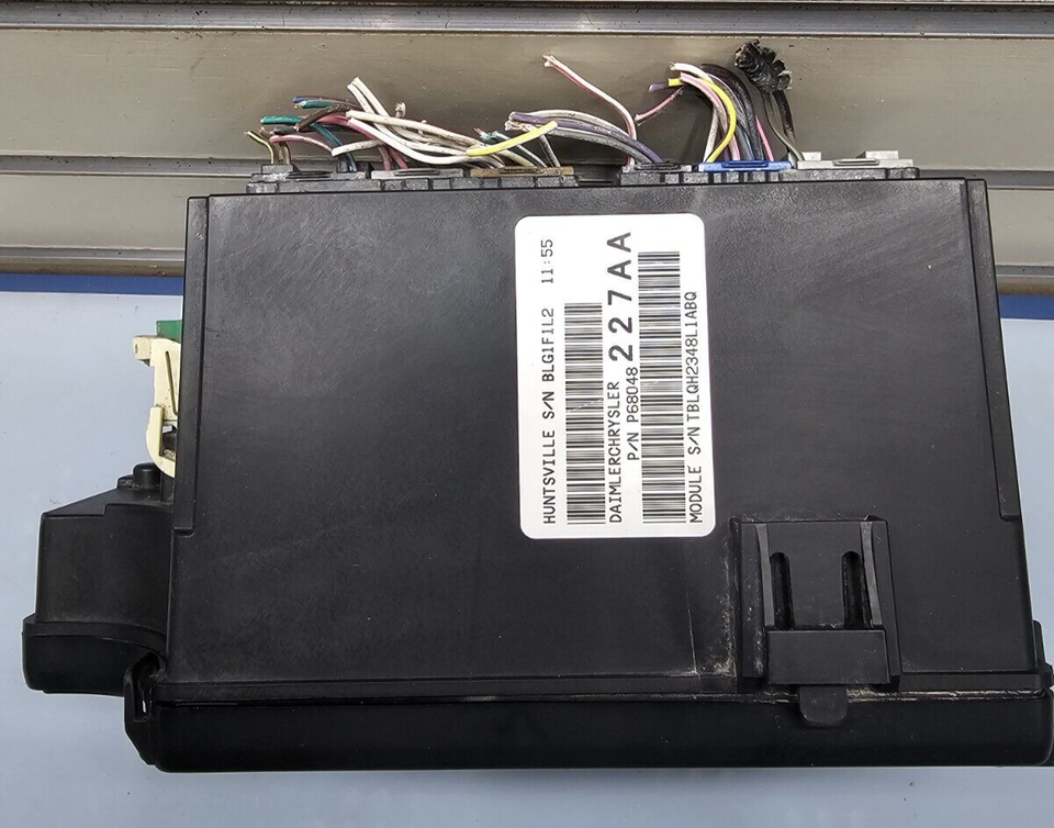 🔥08-09 Dodge Caliber Jeep Patriot Compass TIPM Power Module Relay Fuse ...