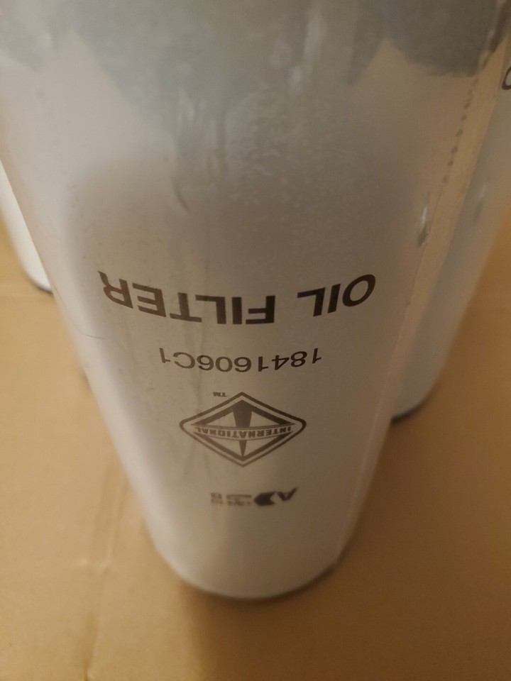 Navistar Oil Filter 1842639C92 1841606C1 | 6 Pack