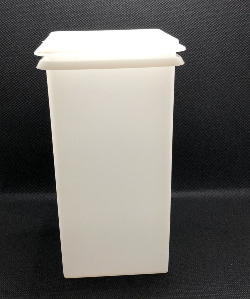 Tupperware #1314 Saltine Cracker Keeper with #1315 Lid / Seal | eBay