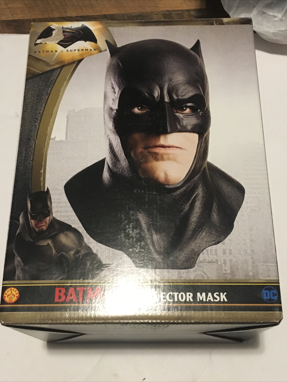 Batman v Superman Batman Collector Mask, Limited Edition, Kaolin Clay ...