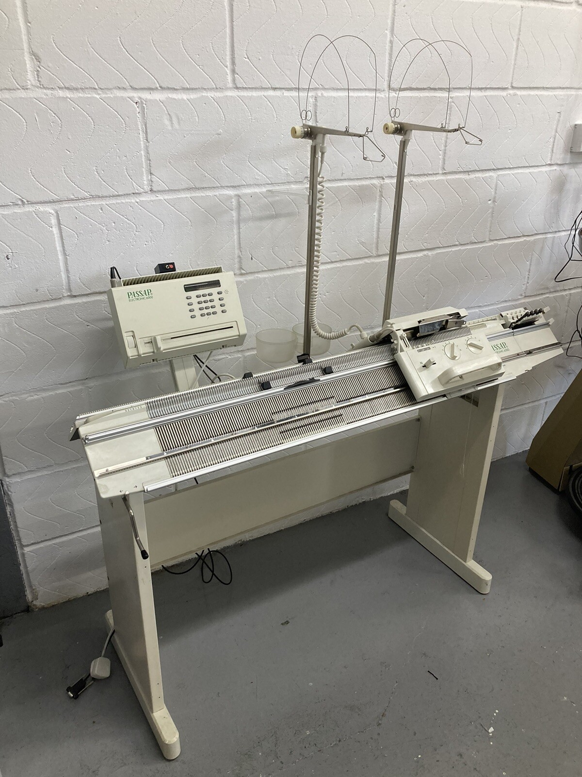 Passap E6000 Knitting Machine for sale in UK