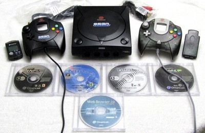 Sega Sports Black Dreamcast 2 Controllers 1 VMU 1 Rumble Pak 4 Games ...