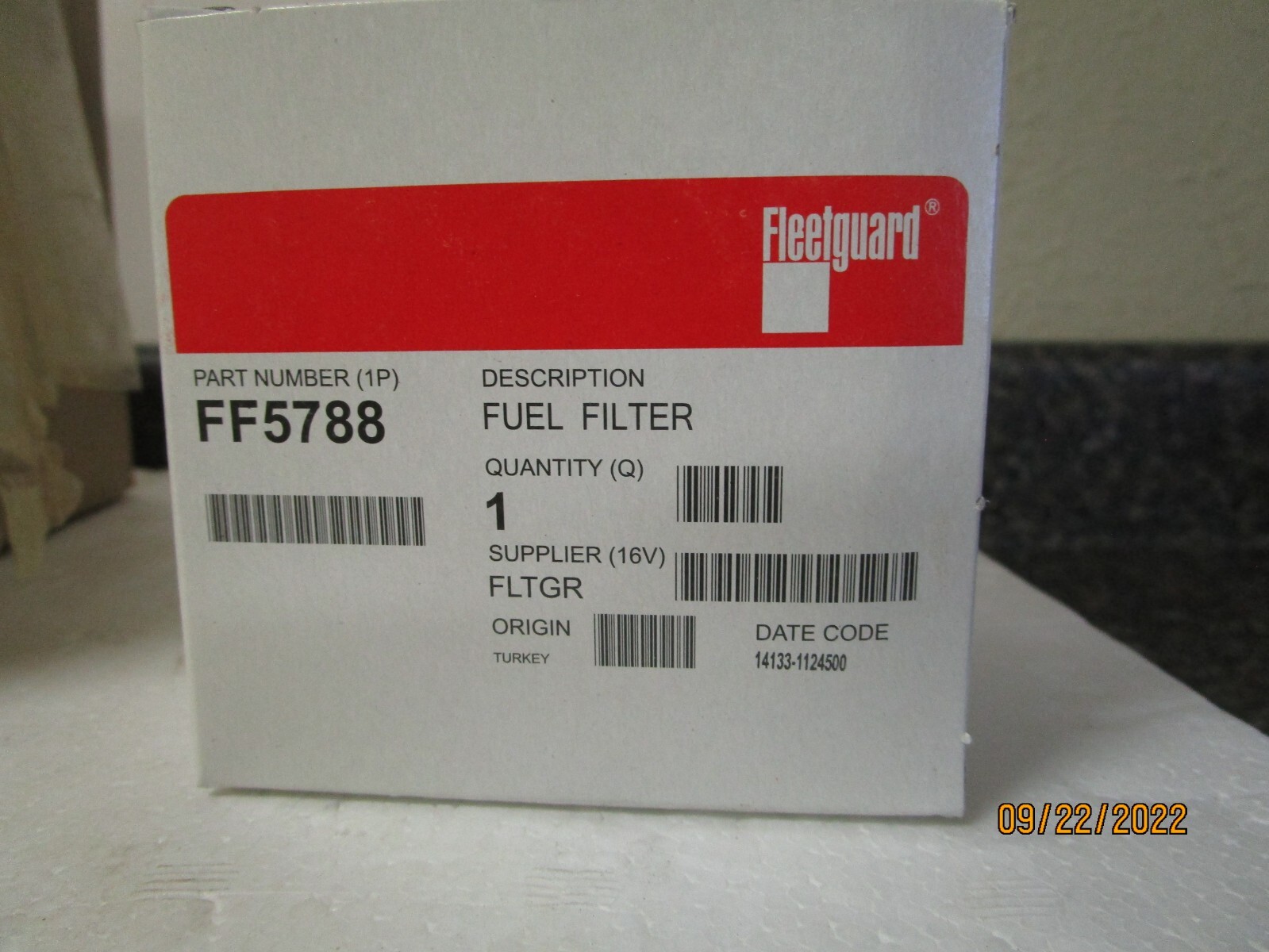 Qty (12) Genuine Fleetguard Fuel Filter FF5788 | eBay