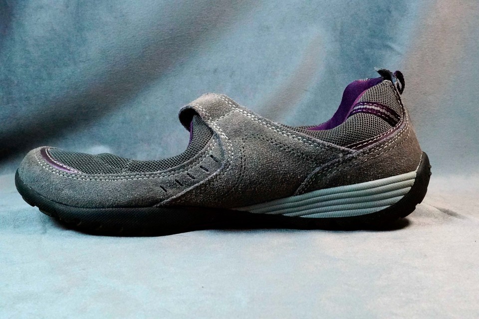 Croft & Barrow Women’s Mary Jane Shoes 8.5W Gray Suede Mesh Purple Trim ...