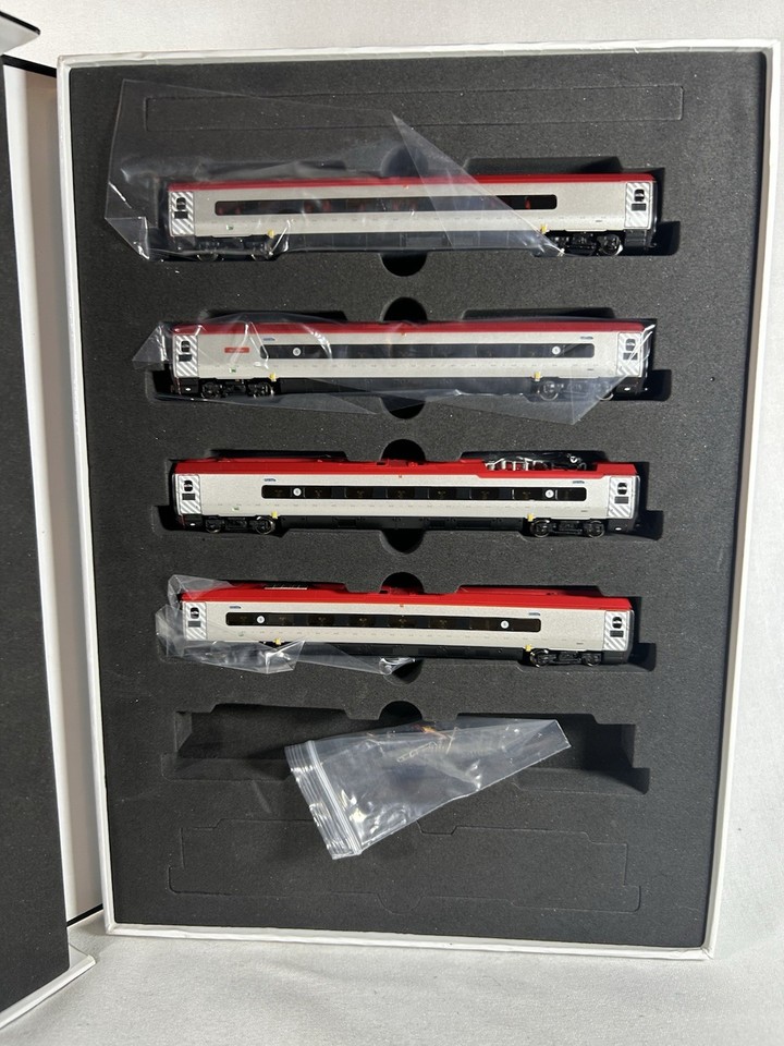 N Revolution DCC Ready Class 390 Pendolino Virgin 9 Car Set 390001 ...
