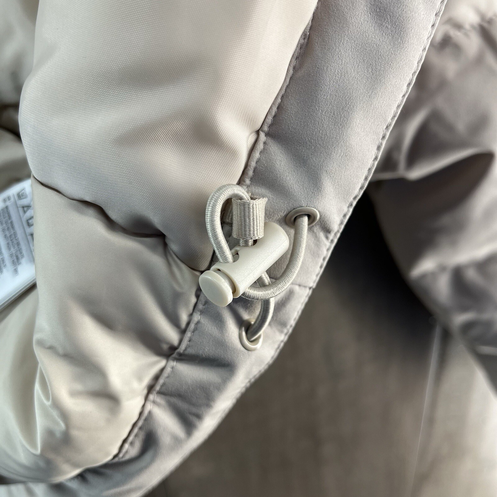 adidas Men's Helionic Down Hooded Full Zip Puffer Jacket Cream Size ...