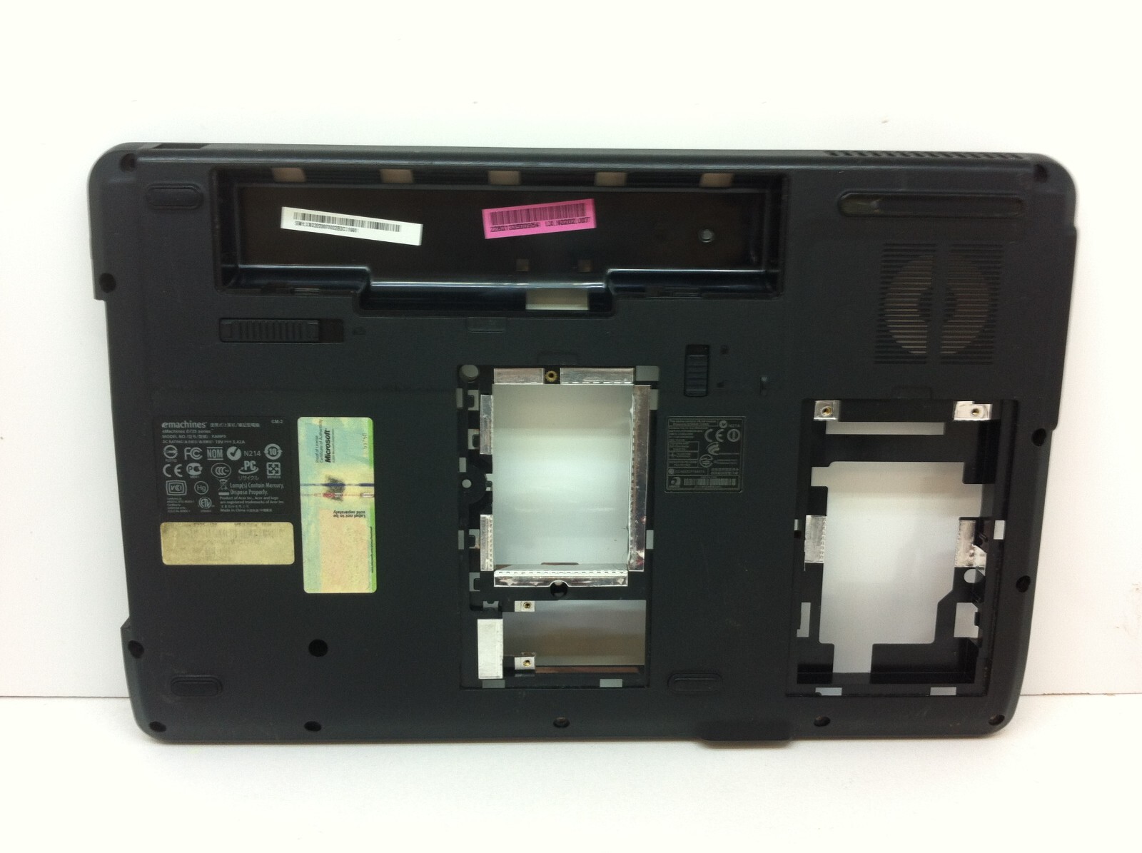 eMachines E525 Laptop Bottom Base Case Assembly AP06R000400 Missing ...