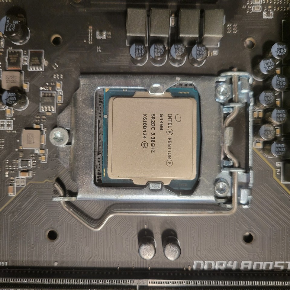 MSI Z170a SLI Plus Motherboard + Pentium G440 3.3HZ + Ram Stick ...