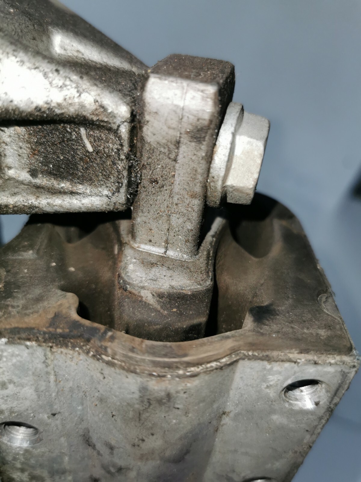 MERCEDES E CLASS 220 GEARBOX MOUNT A2122401818 and A2122404102 | eBay UK