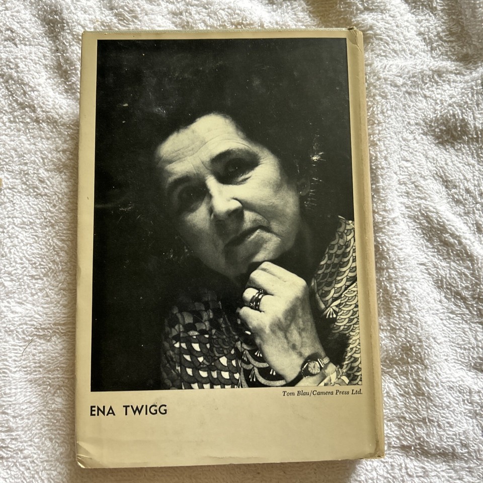 ENA TWIGG: MEDIUM - 1972 - Book Club Edition Hardcover w/ Dust Jacket ...
