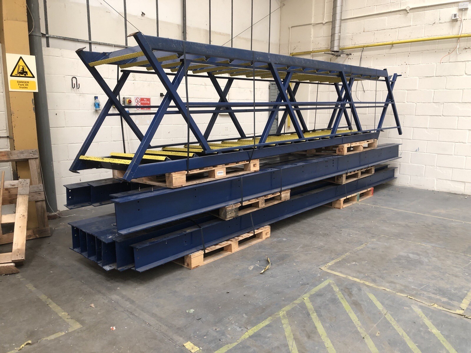 Mezzanine Floor 7m x 12m, 6m x 4m Grids 2.8 Heigh Mezz Purlins RSJ ...