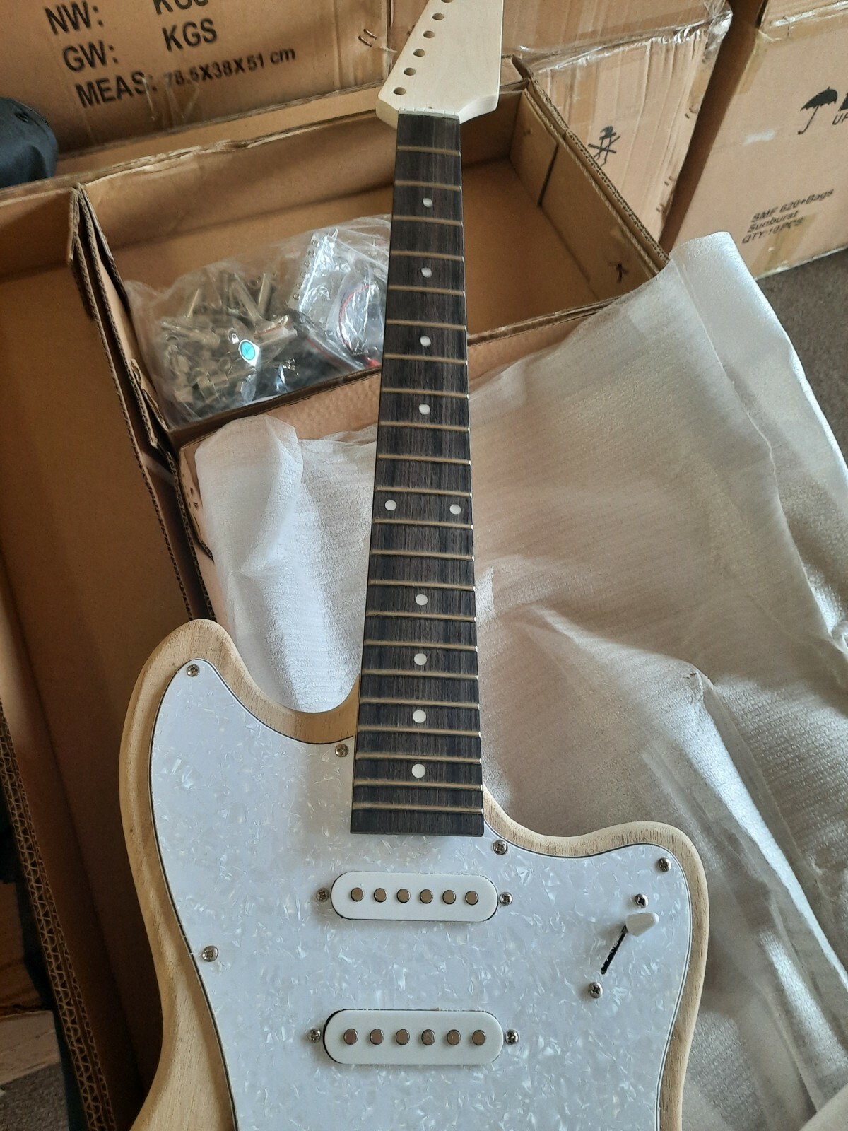 MAKE YOUR OWN JAG/JAZZMASTER ELECTRIC GUITAR-DIY KIT-PARTS INCLUDED | eBay