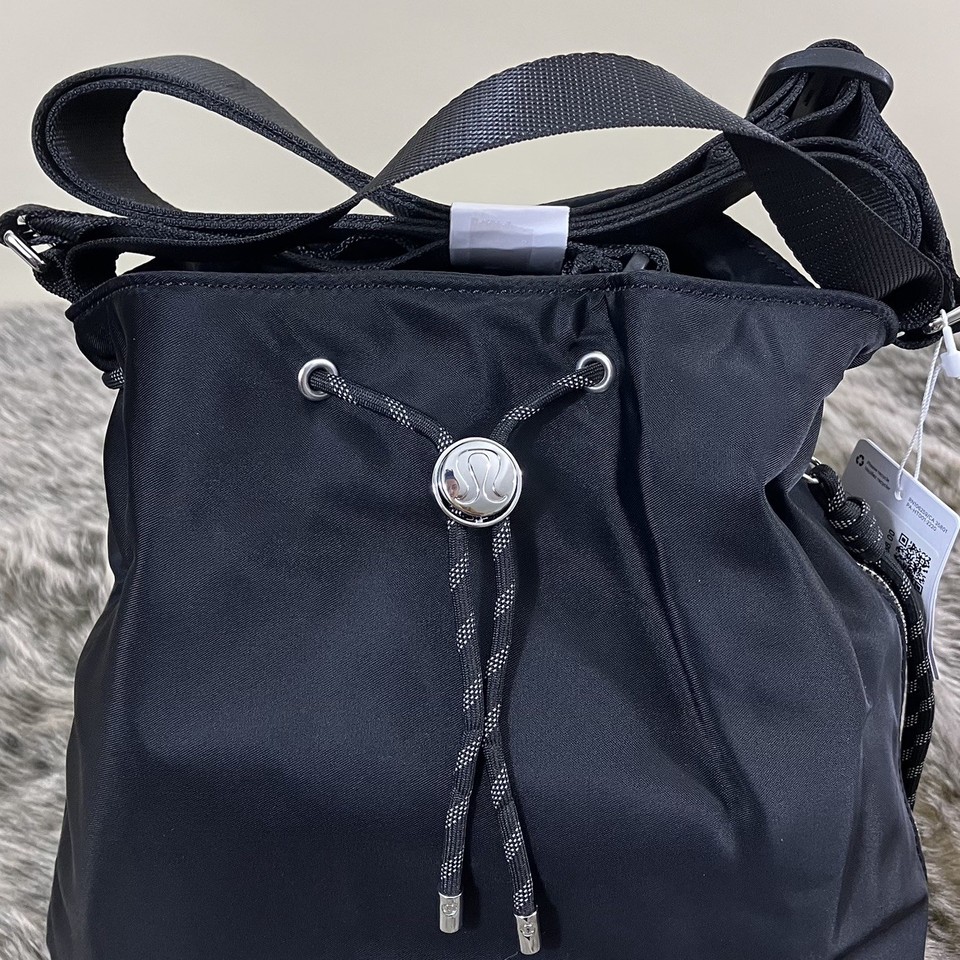 Lululemon Drawstring Bucket Crossbody Bag 5L Black W/ Silver Hardware ...