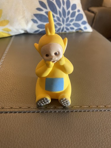 Teletubbies Yellow Laa Laa Sitting Soft Plastic Figure 1998 ragdoll 4. ...